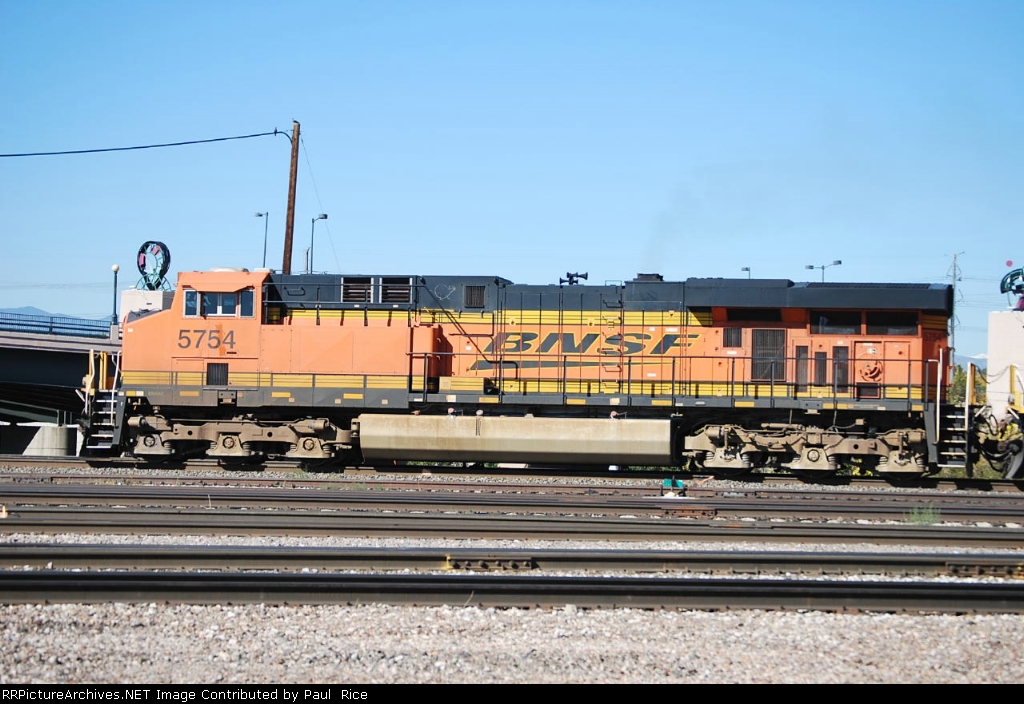 BNSF 5754